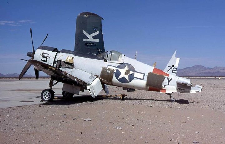 F4U-4 Corsair NAS Olathe: The Last Fortress of the Bent-Wing Legends - Gmodel Art