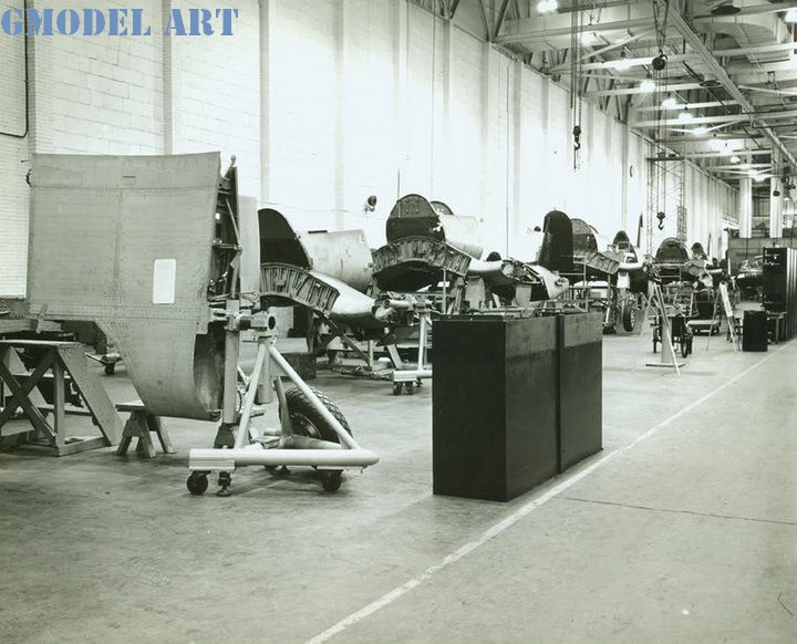 F2G-1 Super Corsair factory Goodyear - Gmodel Art