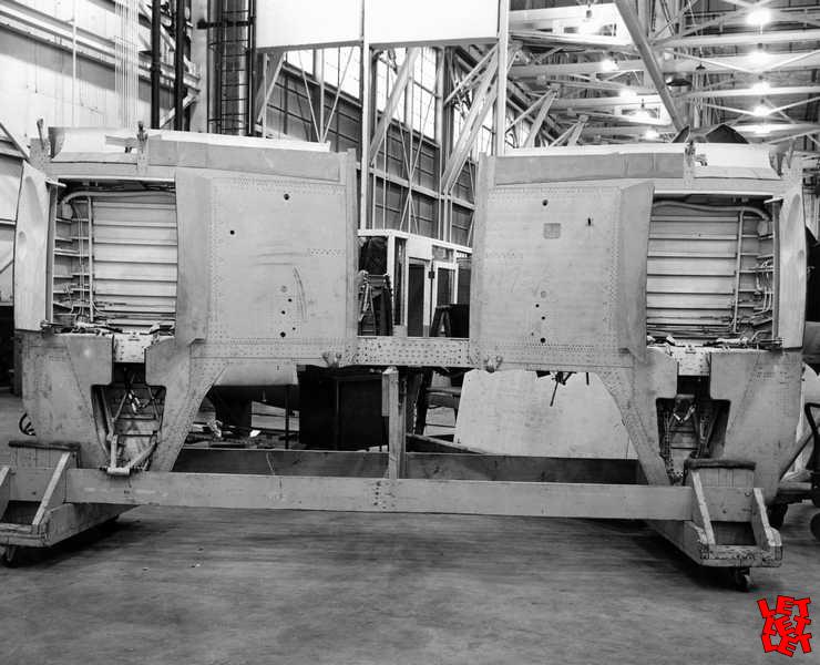 F2G-1 Super Corsair factory Goodyear - Gmodel Art